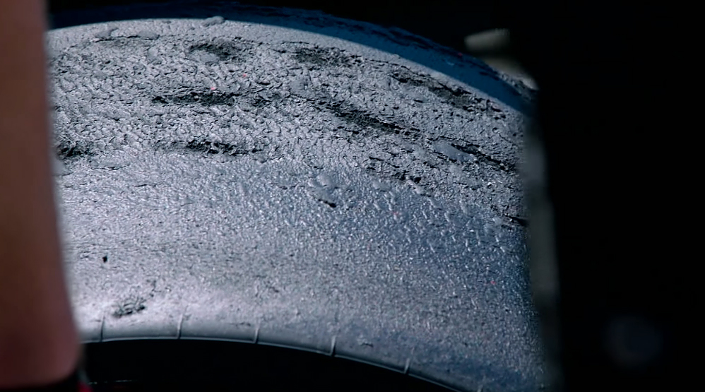 5 Warning Signs to Save Your Life and Tires