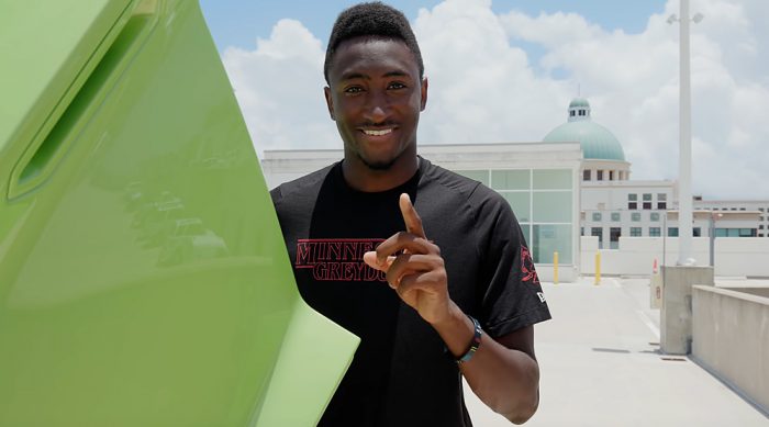 MKBHD Review's The Lamborghini Aventador S Apple CarPlay Feature