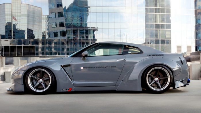 Complete Your Nissan GT-R Mod With The Recaro Sportster GT Seating