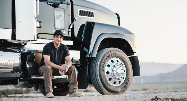 9 Things to Know If You're Want to Become a Professional Truck Driver﻿