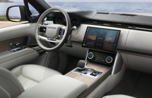 Land Rover Stuns The World With The New Range Rover - SUV News